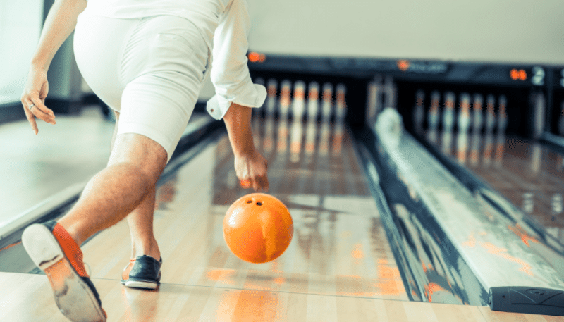 How To Practice Proper Bowling Etiquette | Solvermatic